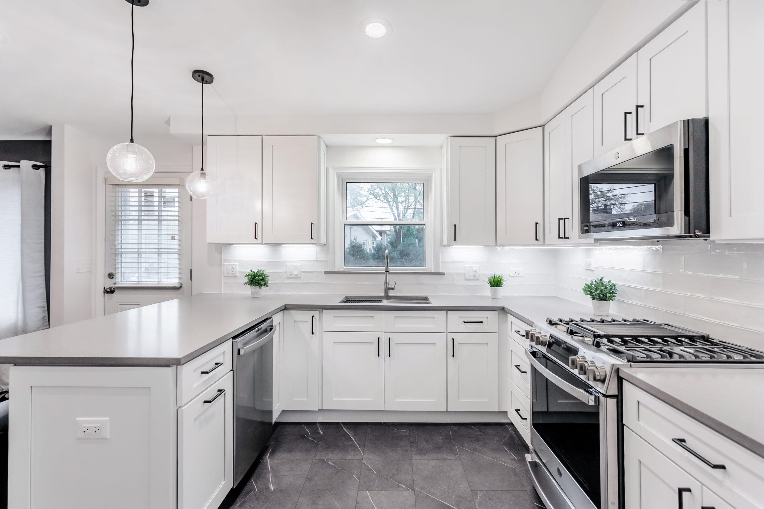 5 Helpful Tips for Selecting New Cabinets